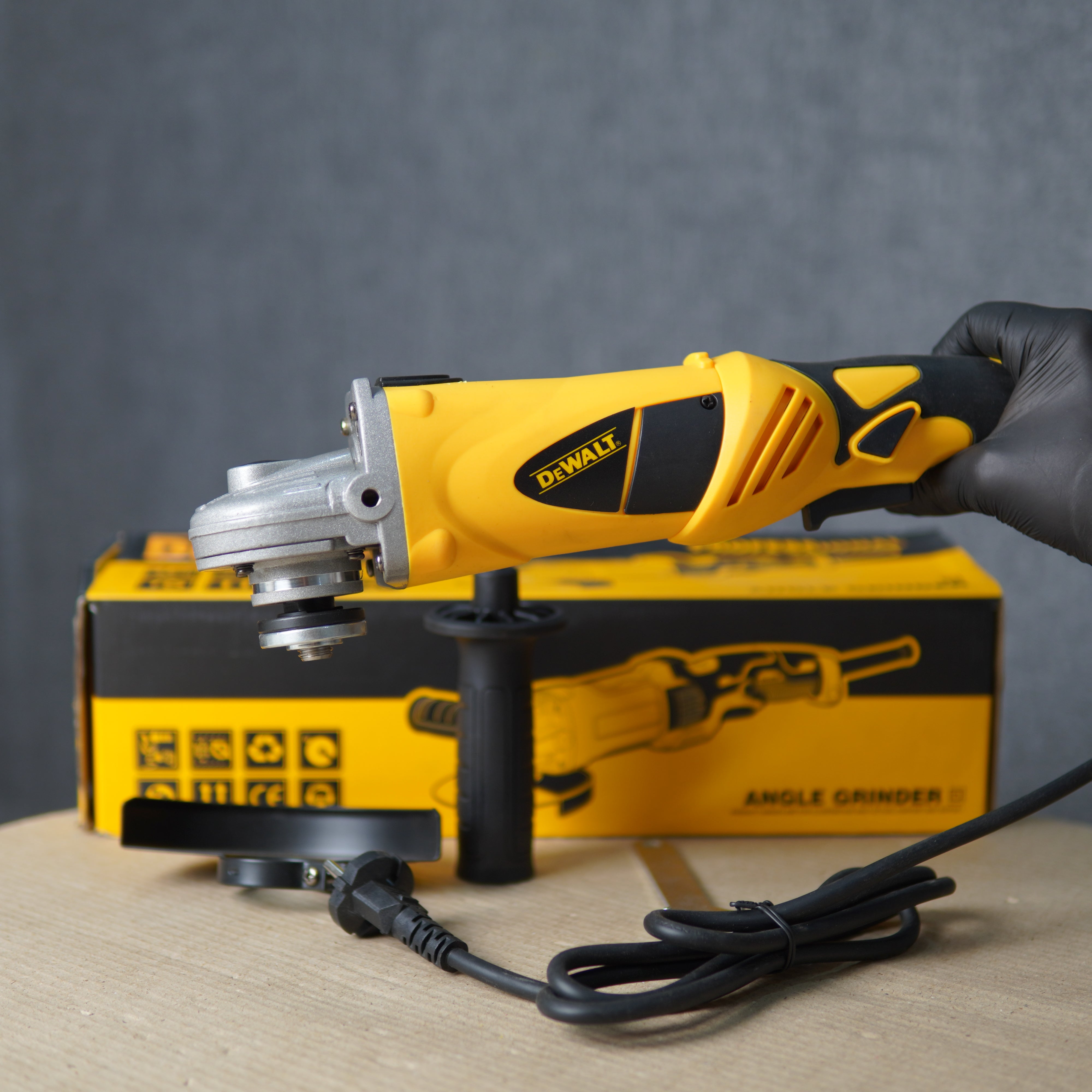 DeWalt Electric Grinder/5 Inch
